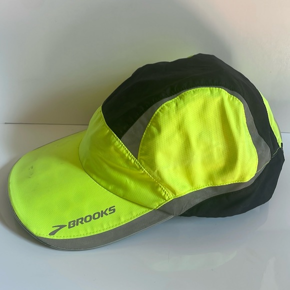 Brooks | Accessories | Brooks Running Lightup Nightlife Running Cap ...
